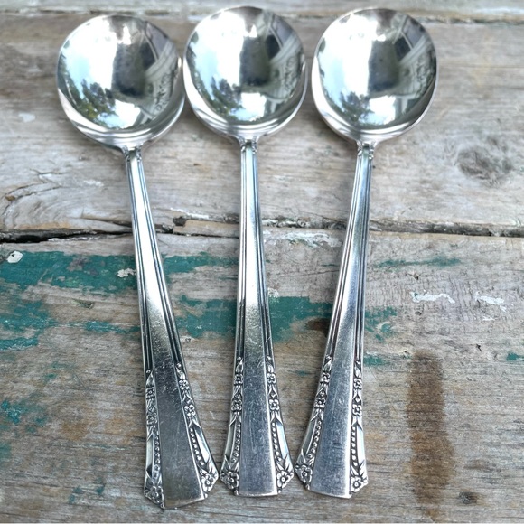 Oneida | Dining | Oneida Del Mar 939 Gumbo Spoons International Silver ...